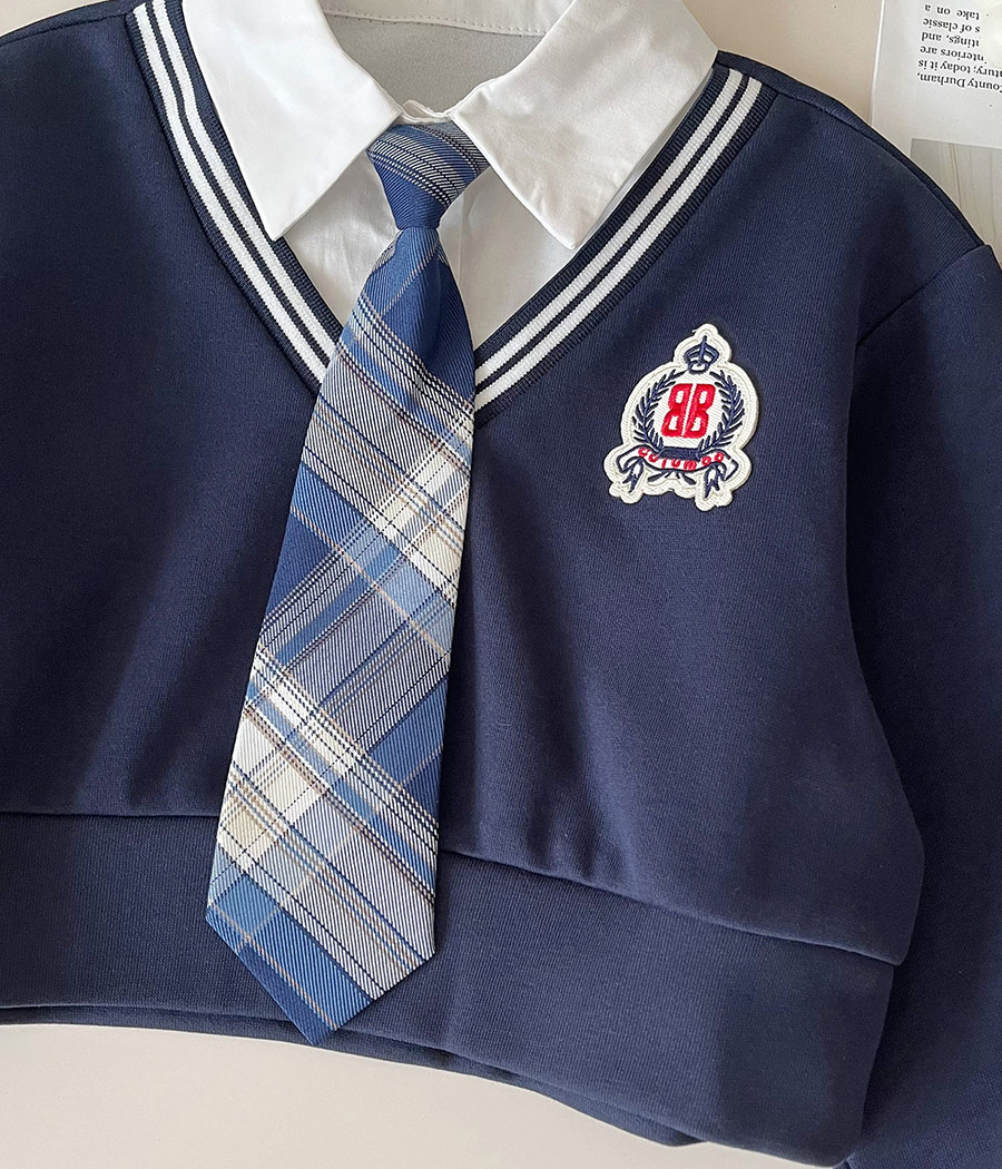 Uniforme Collège Chic – Élégance et discipline au féminin – Mazyoud
